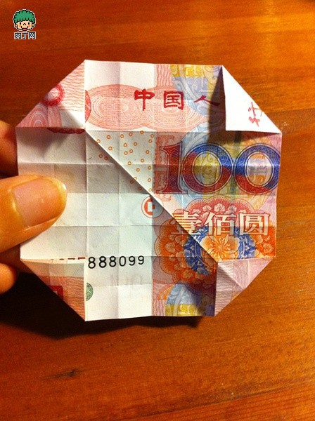 动手网 用钱折玫瑰花步骤图解 怎么用100元钱折玫瑰花教程-by 脸圆圆